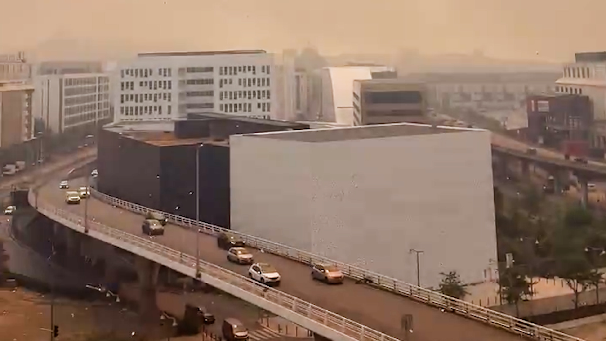 Video shows intense amber smoke clouds over Marseille