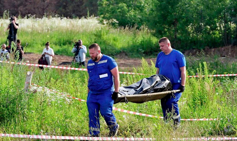 Mystery as two Putin allies die on same day