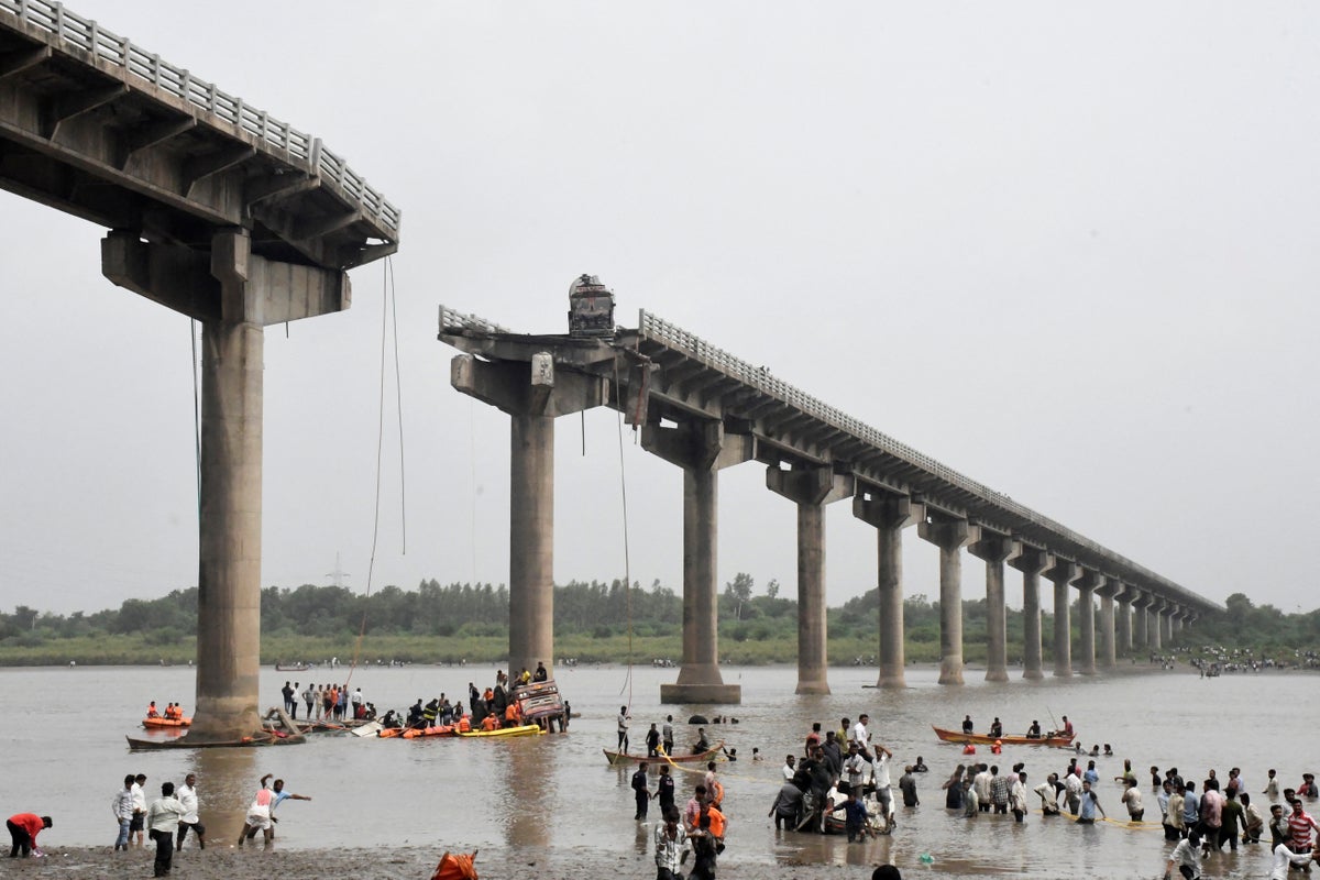 Cars plunge into river killing 9 people as section of 40-year-old ...