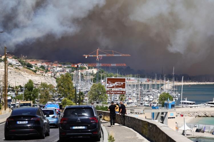 EN IMAGES. 750 hectares brûlés, fumées… Les impressionnantes photos de ...