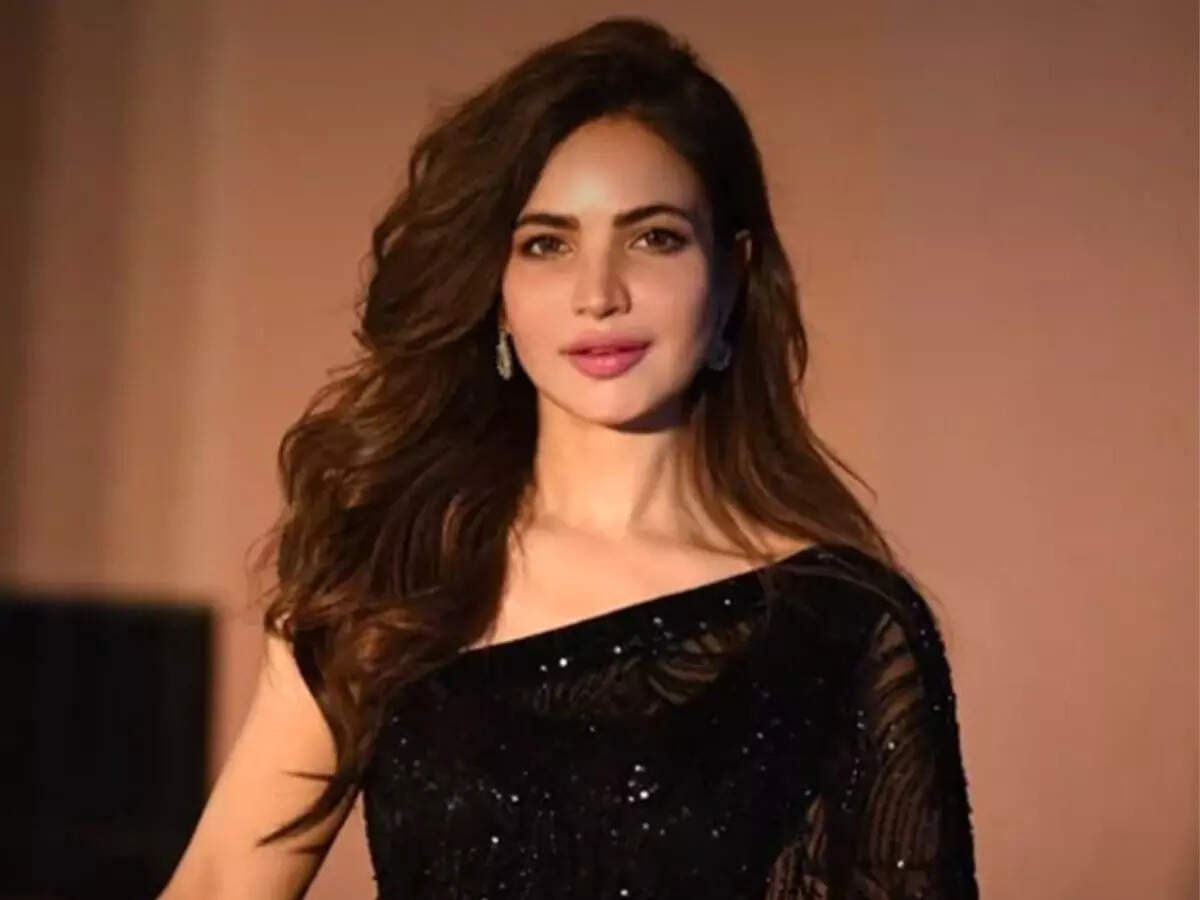 Pakistani actress had not paid rent for a year. Body found in flat ...