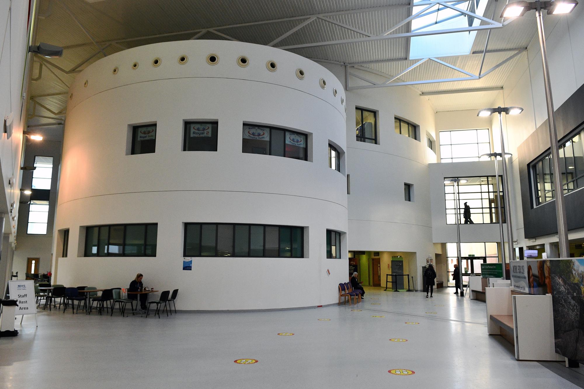 NHS Forth Valley hospital workers to be balloted over Serco pay change