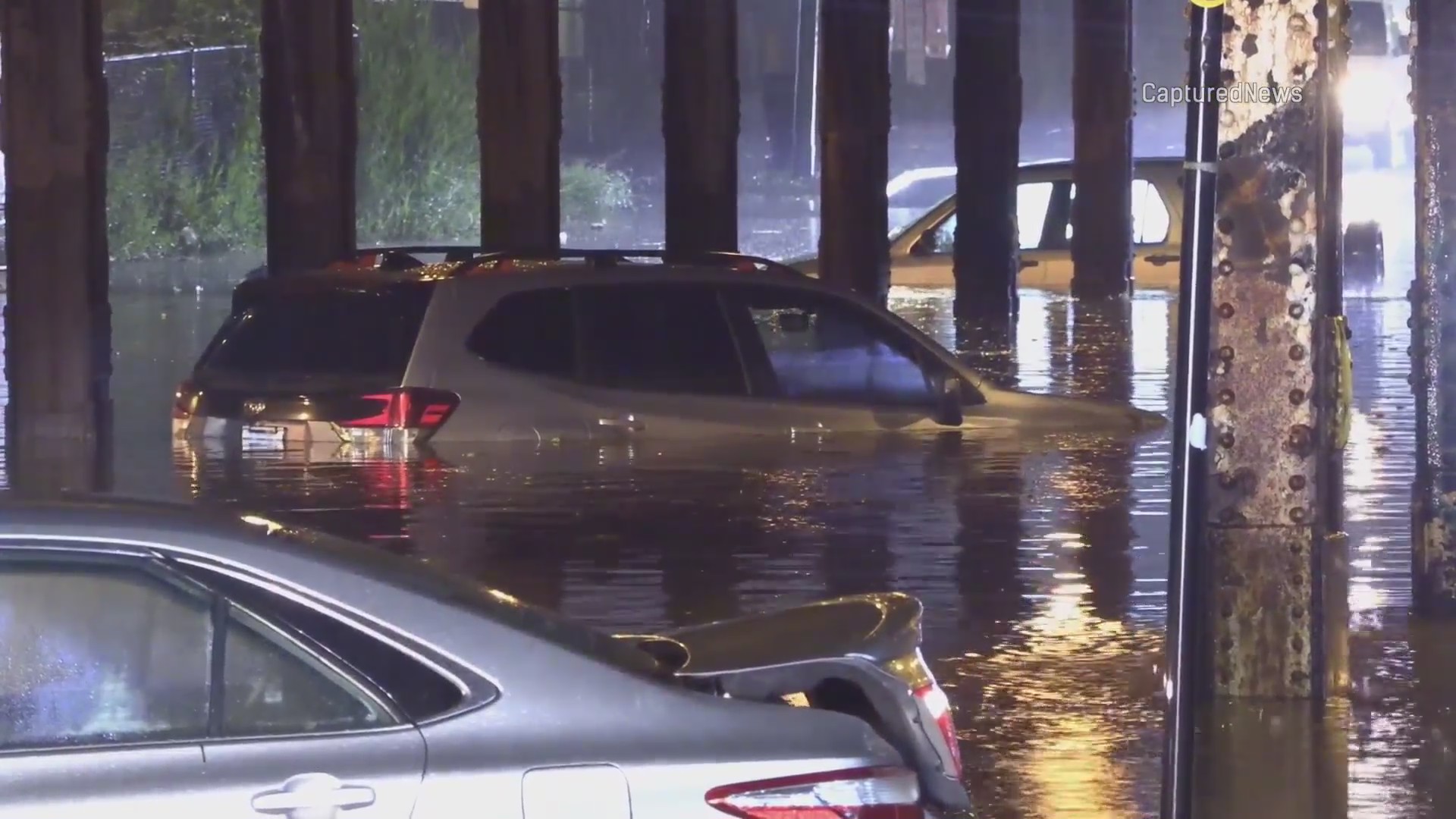Heavy rainfall causes flash flooding Tuesday night, some cars stuck in ...