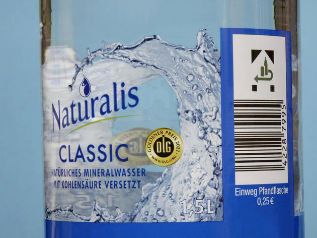 Rückruf bei Edeka und Netto: Mineralwasser auf keinen Fall trinken