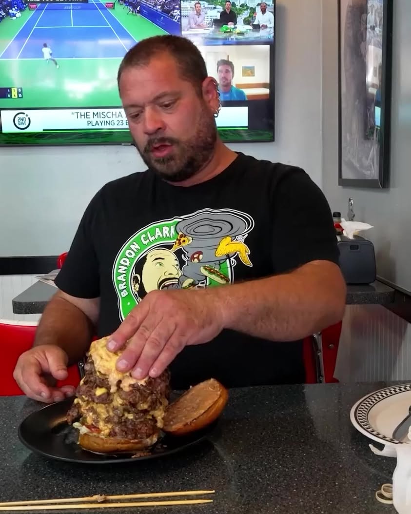 Cool Cat Cafe 808 Burger Challenger VS Randy Santel's Record