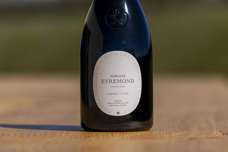 «Du mousseux anglais produit par une maison de champagne française ...