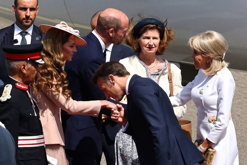 Awkward moment Macron 'ignored' as he greets William and Kate on UK visit