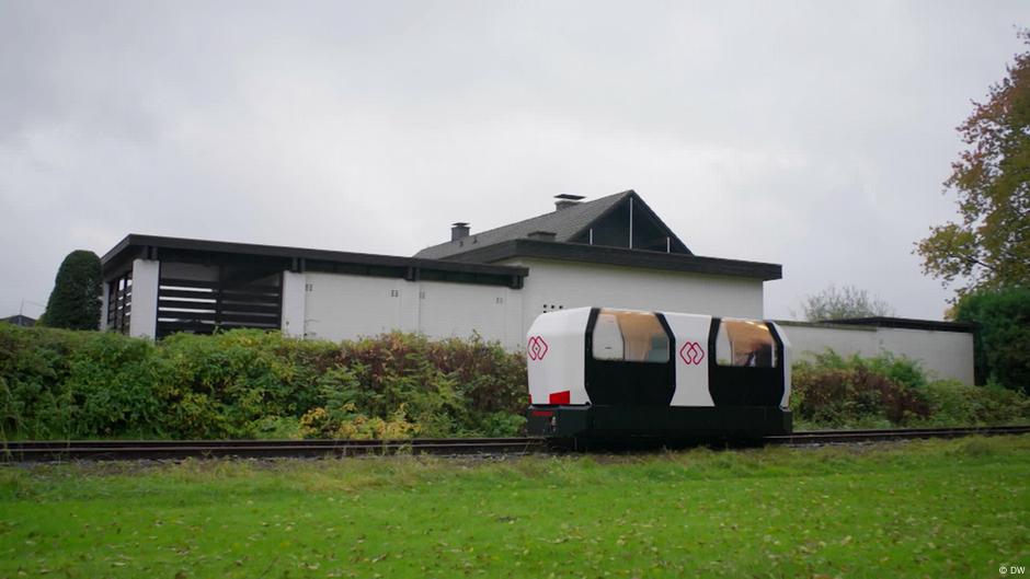 Hier kommt "Monocab" - Deutschlands Einschienenbahn