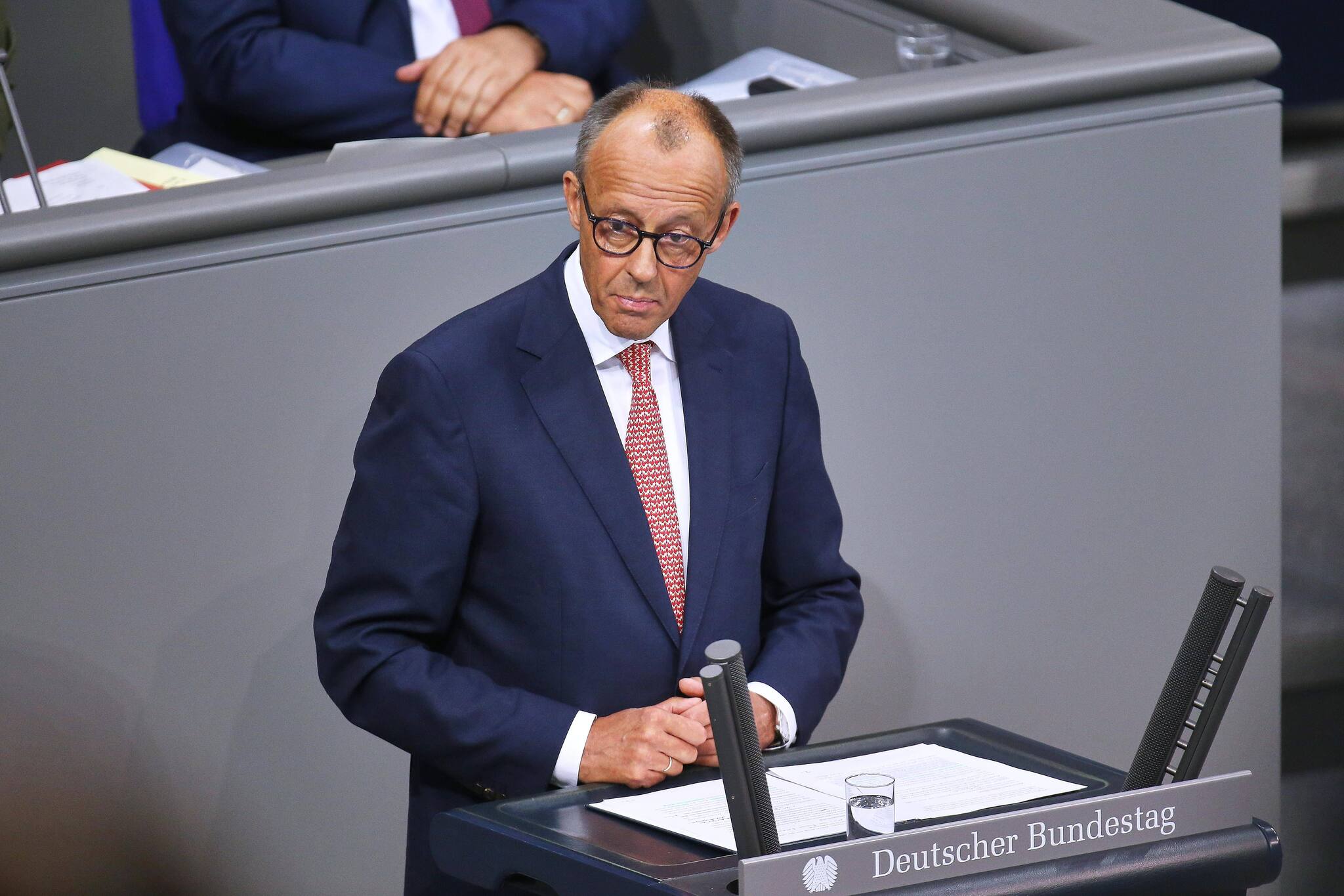 Friedrich Merz: Kanzler wirbt für Zuversich – Weidel nennt ihn ...