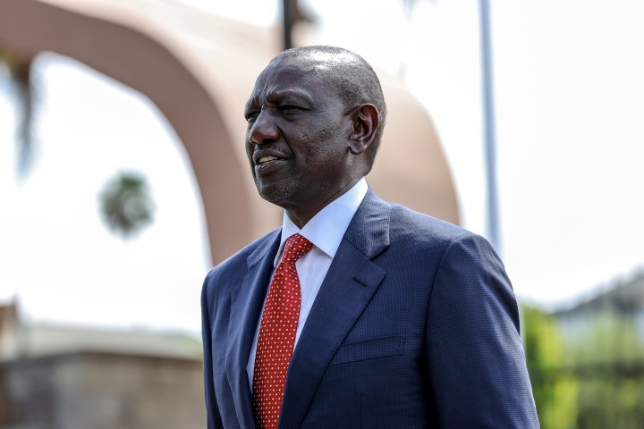 Presidente do Quénia adverte manifestantes antigovernamentais contra ...