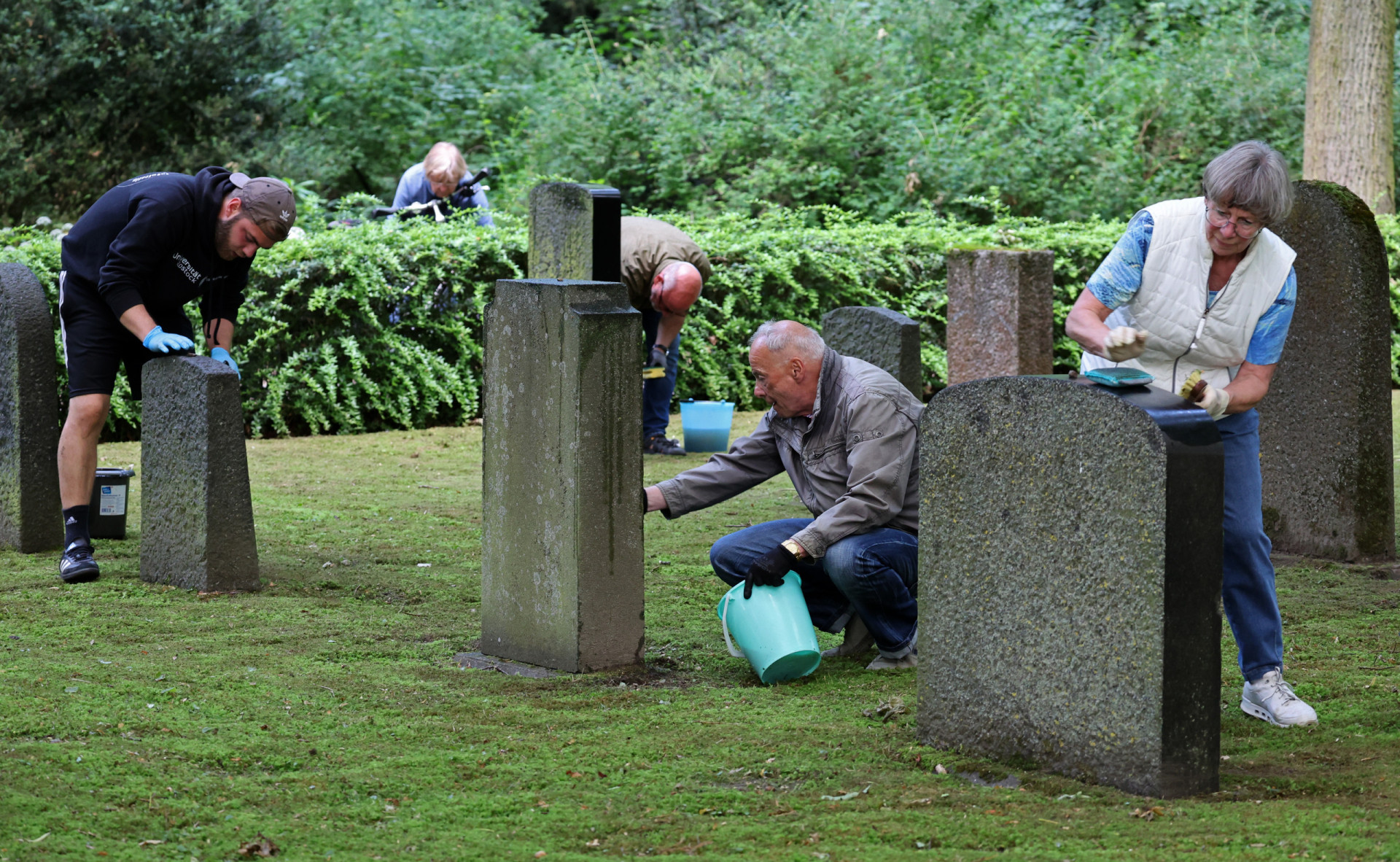 Memorable epitaphs from famous gravestones