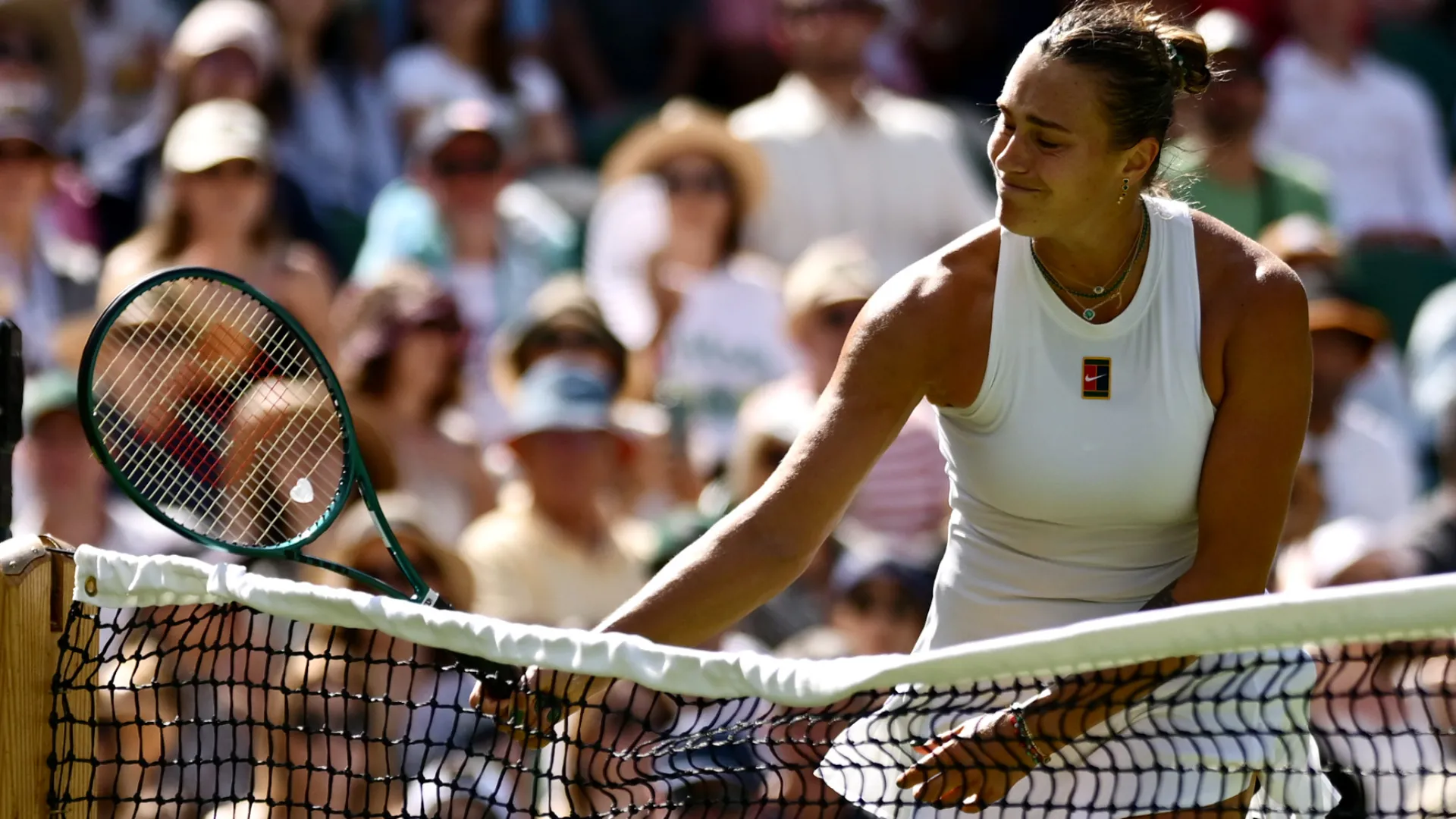 Aryna Sabalenka woedend, foto's van de uitbarsting op Wimbledon
