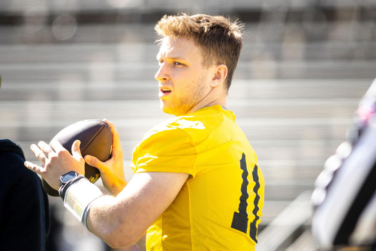 Iowa football 2025 season positional preview: Quarterbacks