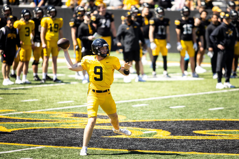 Iowa football 2025 season positional preview: Quarterbacks