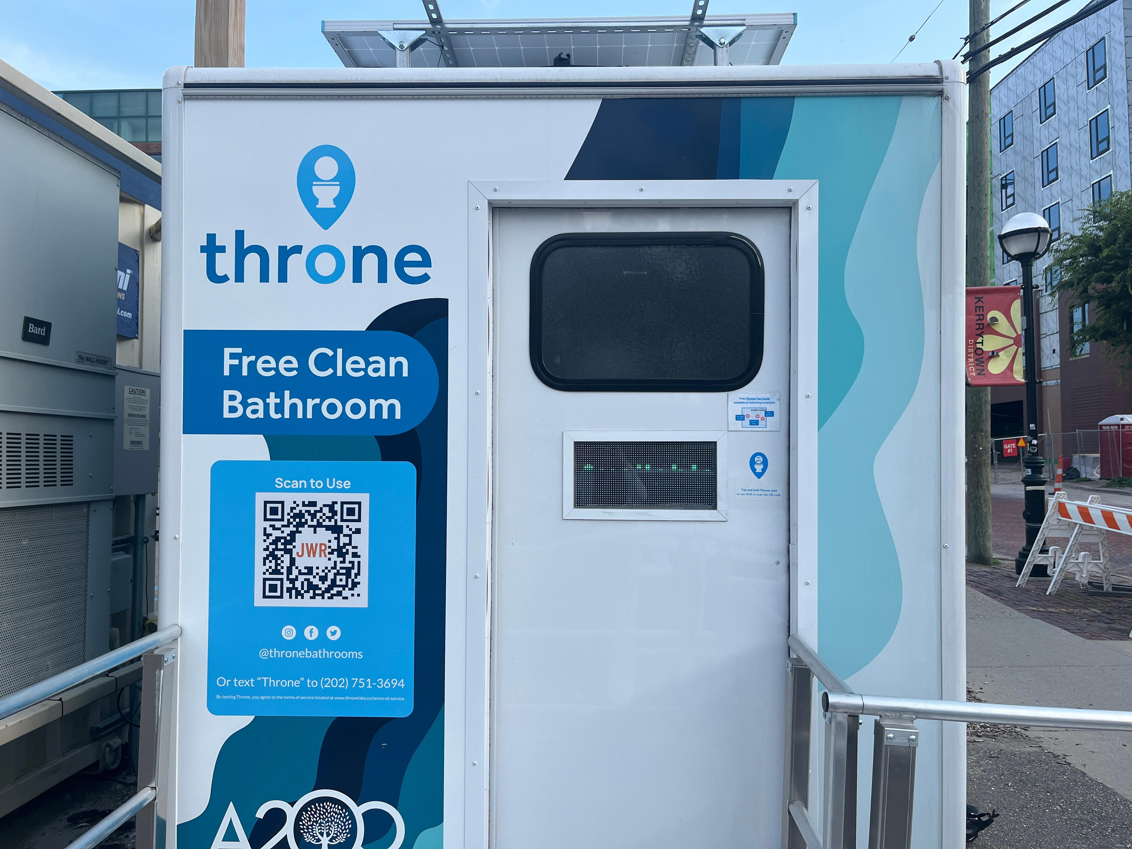 Detroit, Royal Oak, Ann Arbor try Throne toilets — a new public ...