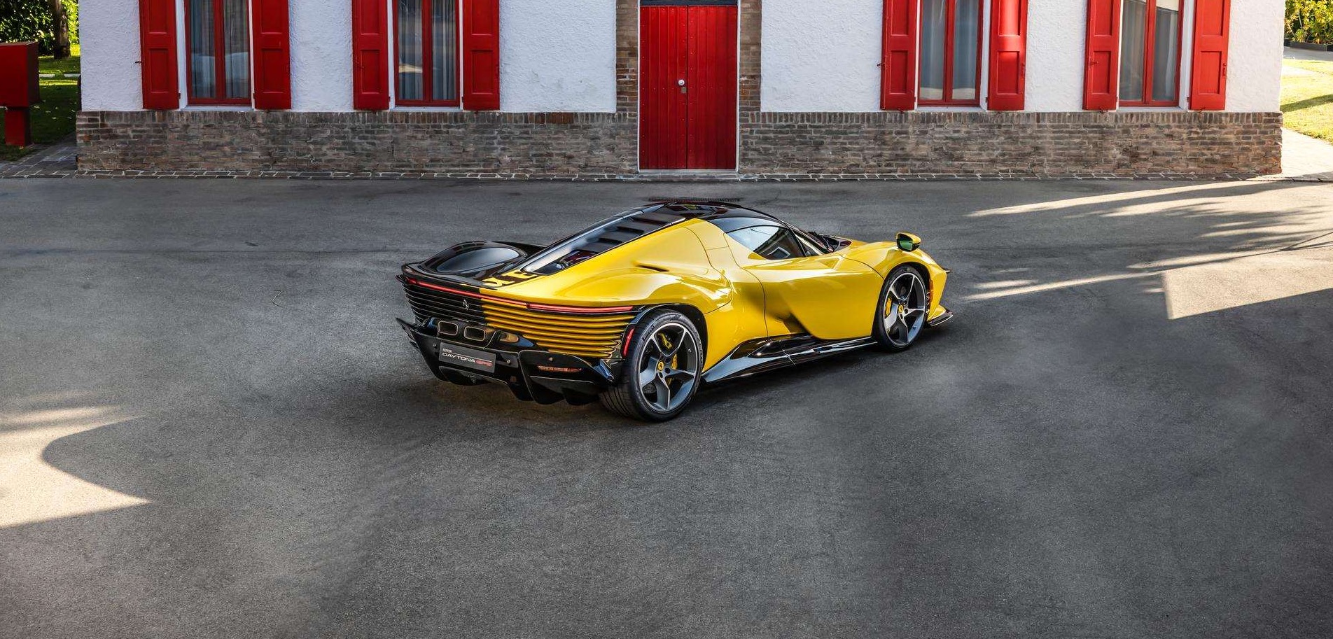 Verrassing: Ferrari komt voor het goede doel op de proppen met het 600e ...