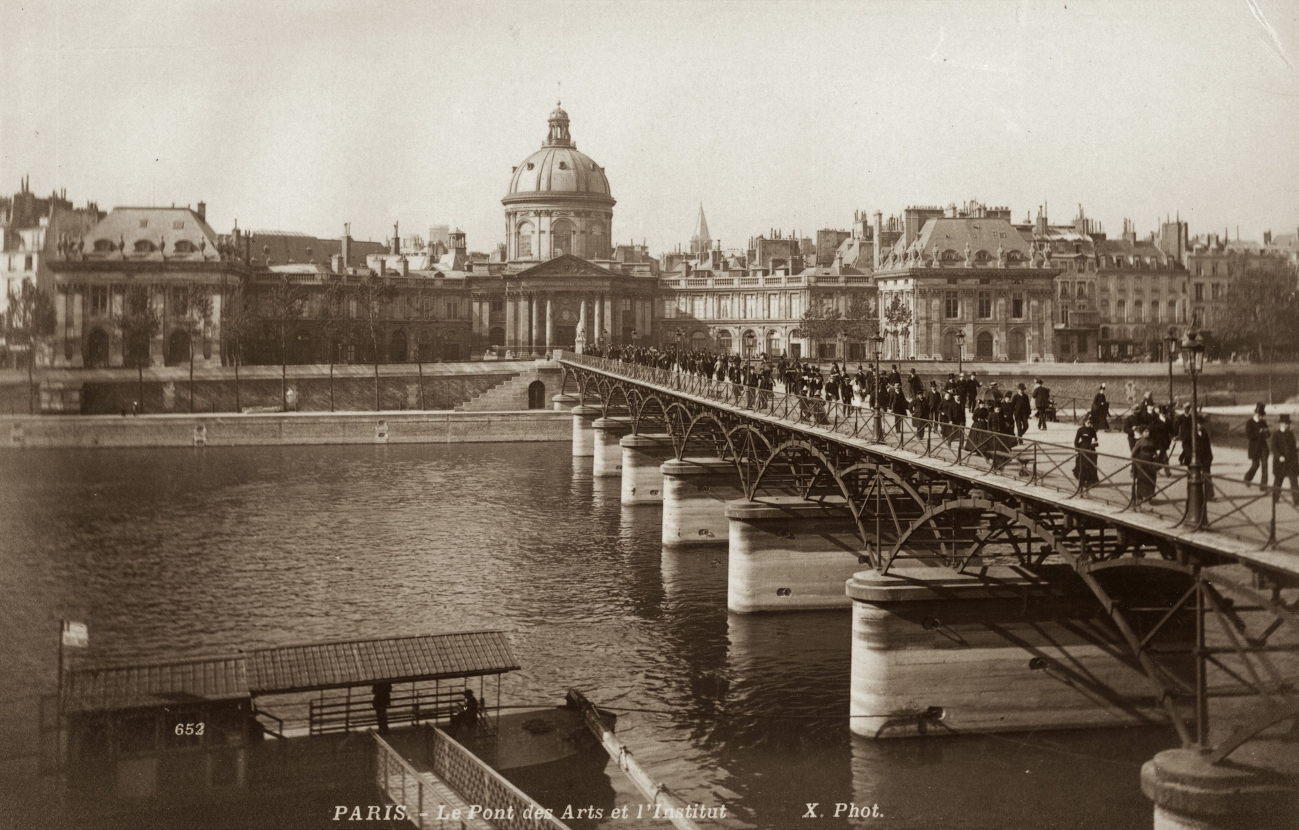 Rare photographs of Paris in the Belle Époque