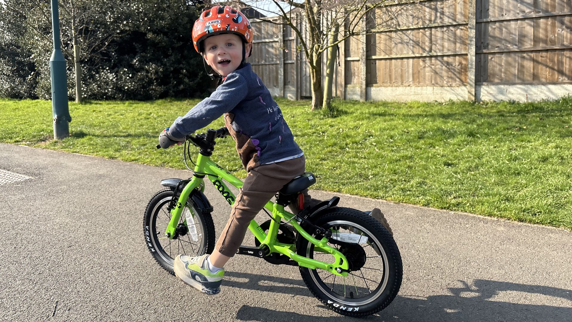 Frog 38 review - the smallest pedal bike just got even smaller and even ...