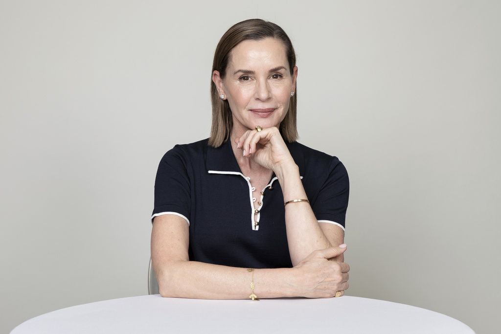 Embeth Davidtz drew on her childhood in Africa to adapt Alexandra ...