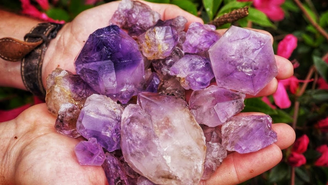 Jackson's Crossroads Amethyst Crystal Hunting! Finding INSANE Amethyst ...
