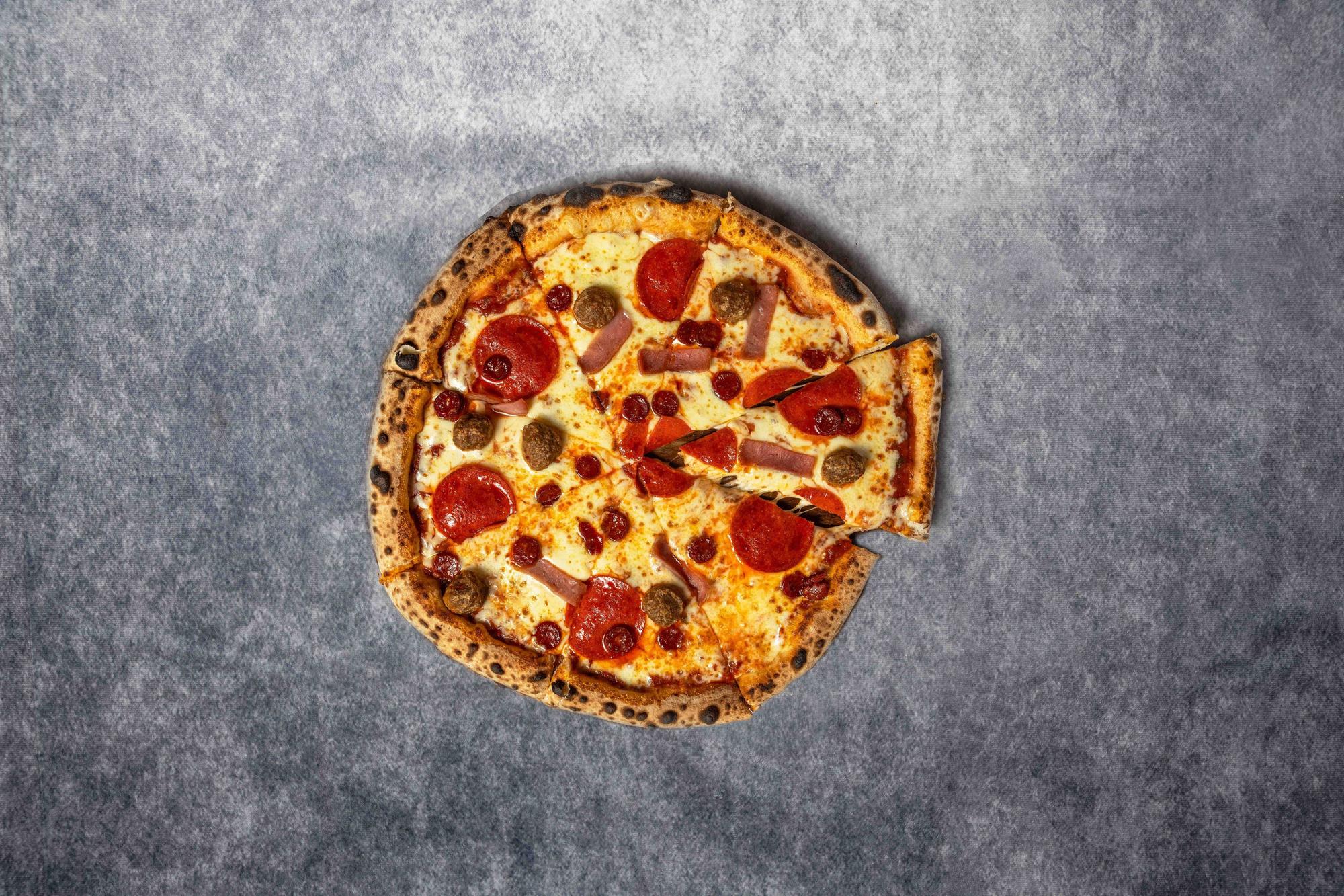 Fireaway Pizza launches "Wonderwall of Flavour" Oasis-inspired menu for ...