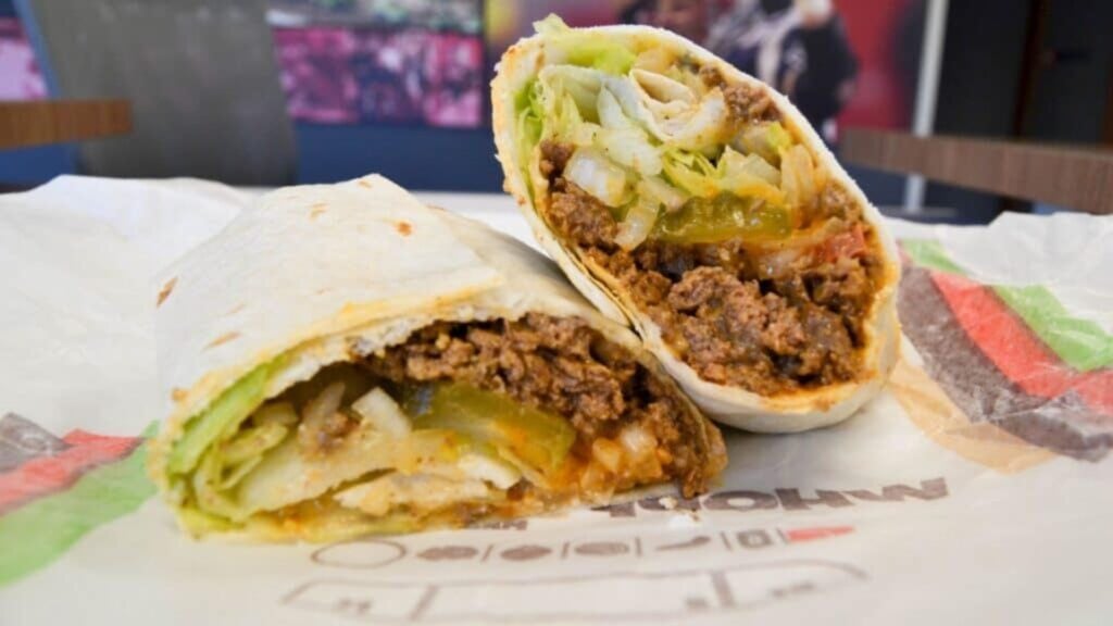 30 Strange Fast Food Menu Items That Disappointed Fans