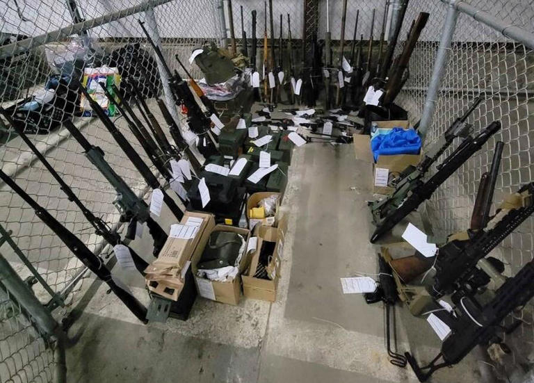 Canadian troops among 3 men charged in "anti-government militia" plot