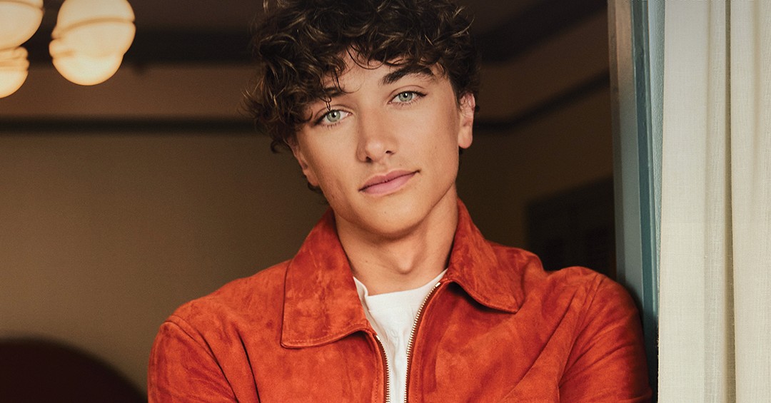 'Summer' Star Says It's Masculine to Be Vulnerable