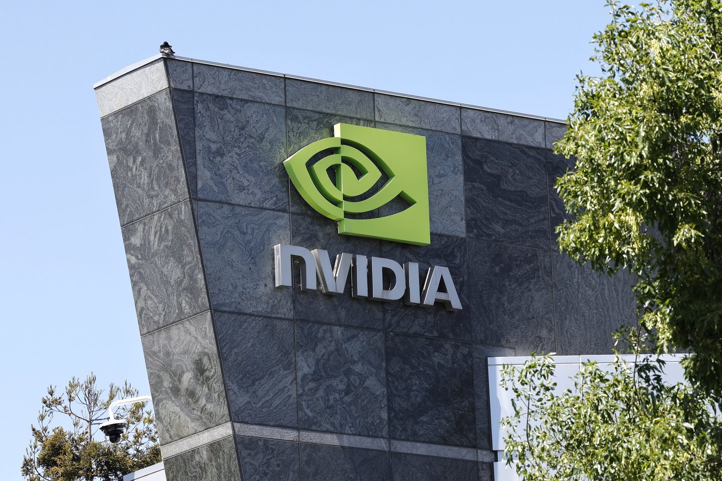 Nvidia atinge marca histórica dos quatro biliões em bolsa