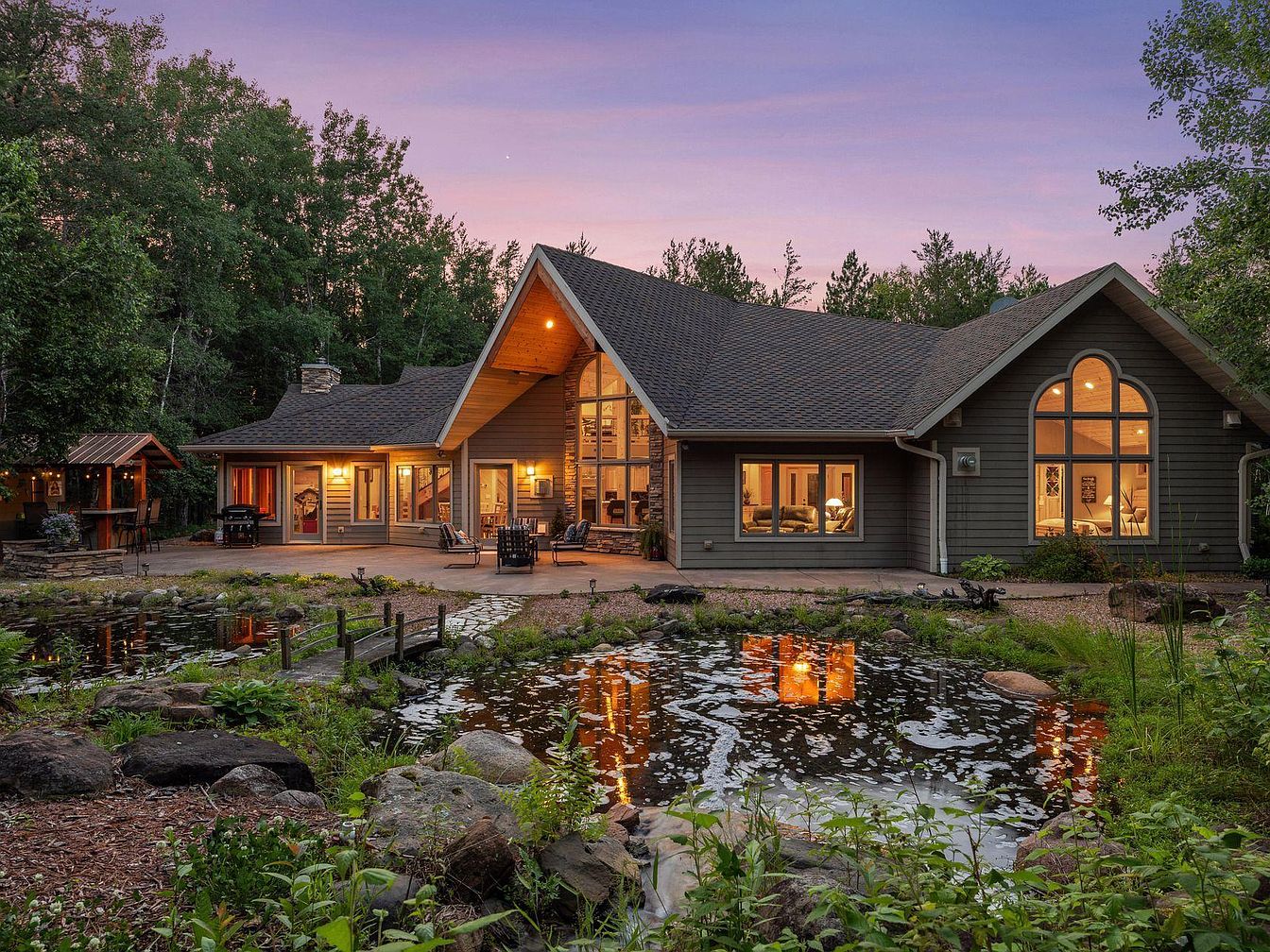 Nature-Loving Family Retreat in Hinckley, Minnesota: Custom Estate on ...