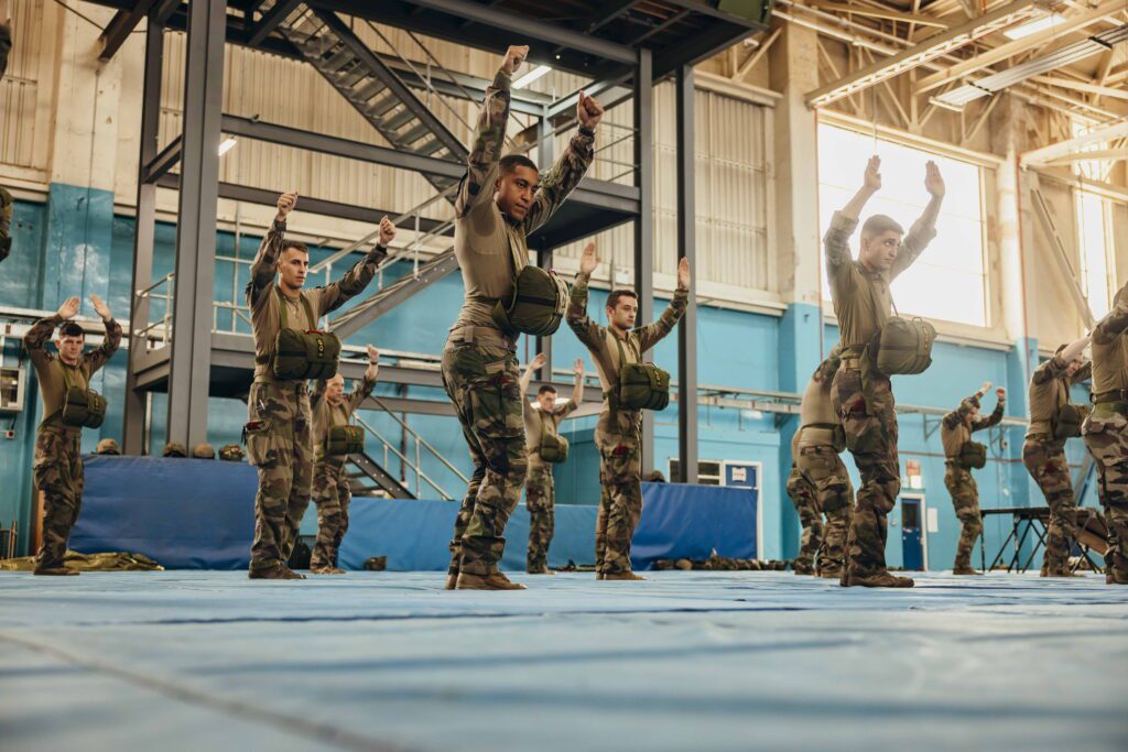 British and French paratroopers complete joint training during State Visit