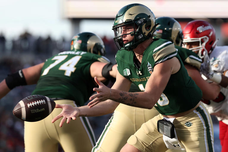 Michigan bolsters QB room with Colorado State transfer