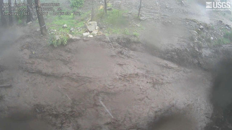 At least 3 dead after flash flooding hits New Mexico mountain village