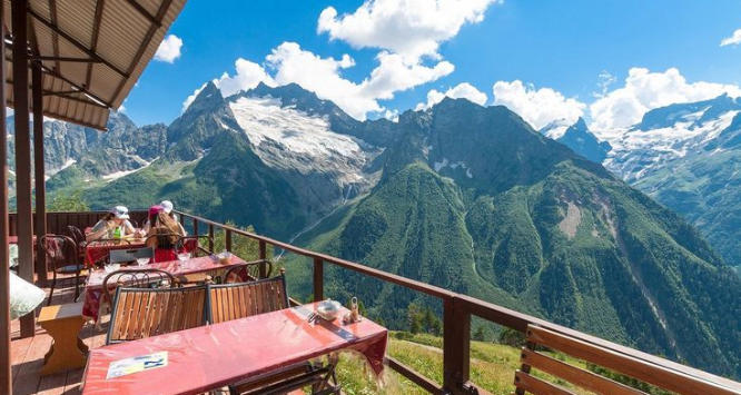 10 Iconic Hill Station Cafes Where the Views Are Just as Delicious as ...