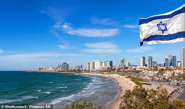 Major airline resumes flights to Israel from UK - a month earlier than ...