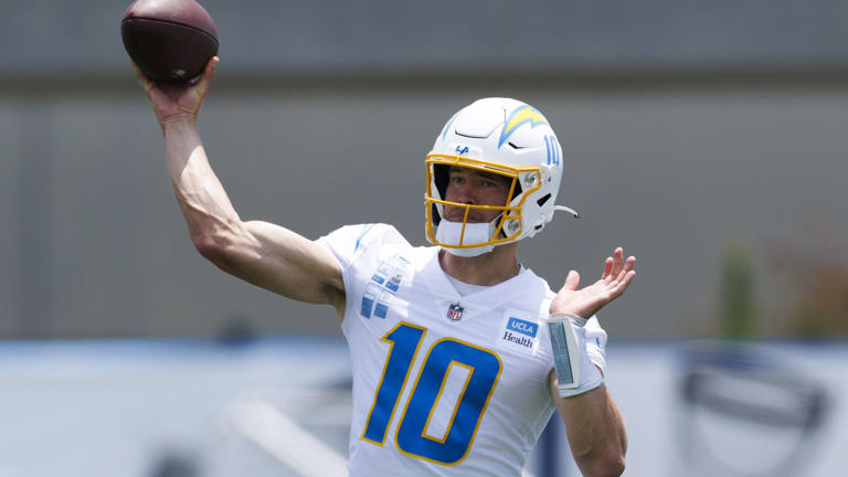 NFL top-10 QBs rankings ahead of 2025 season