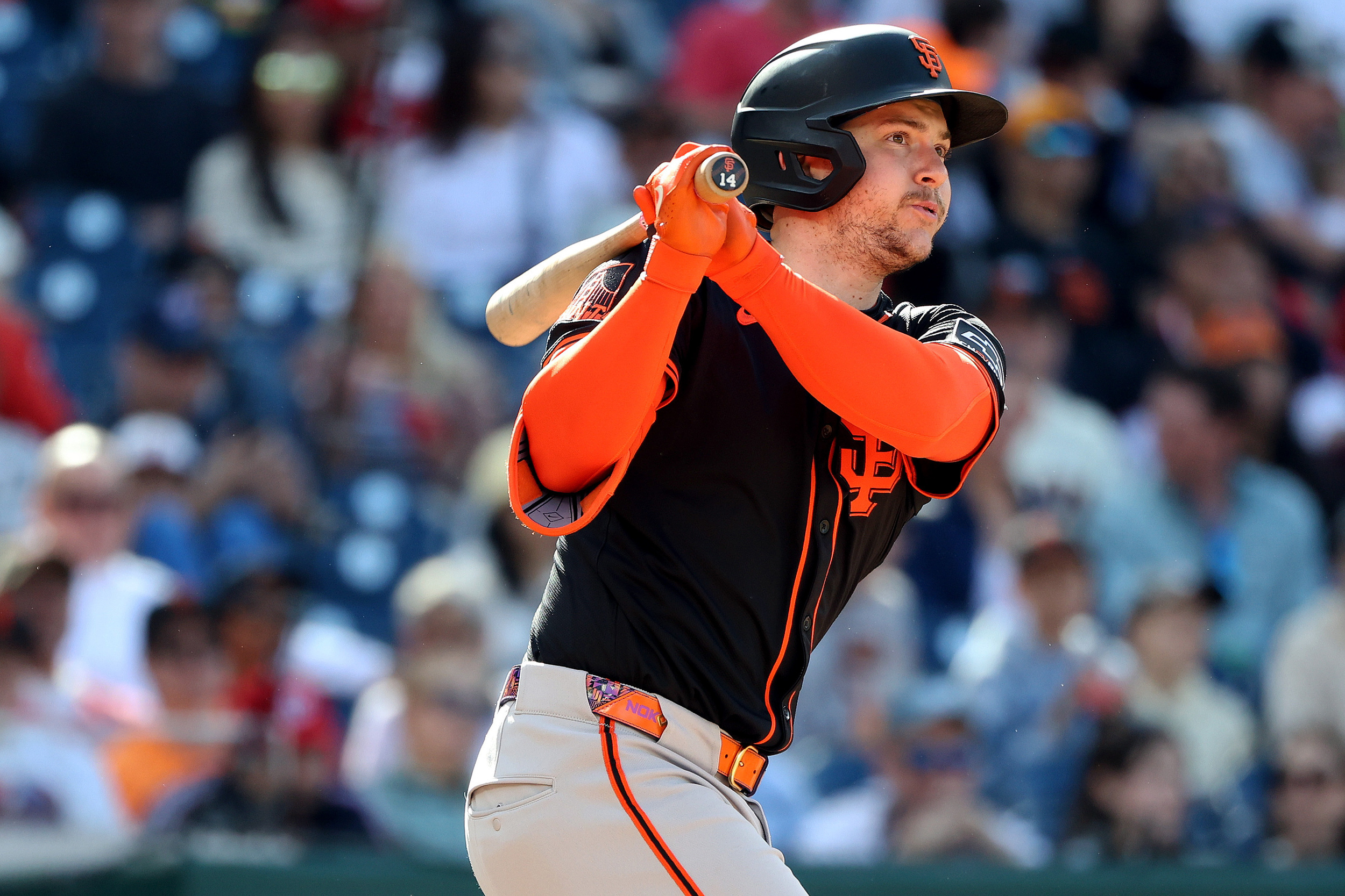 Giants catcher makes history in walk-off win over Phillies
