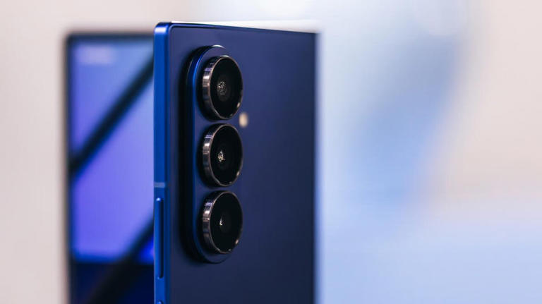 Phone Carriers Sweeten Their Deals for Samsung's Galaxy Z Fold 7, Z ...