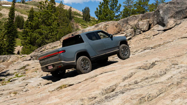 2026 Rivian R1S & R1T Quad-Motor Drive: The Best Get Better