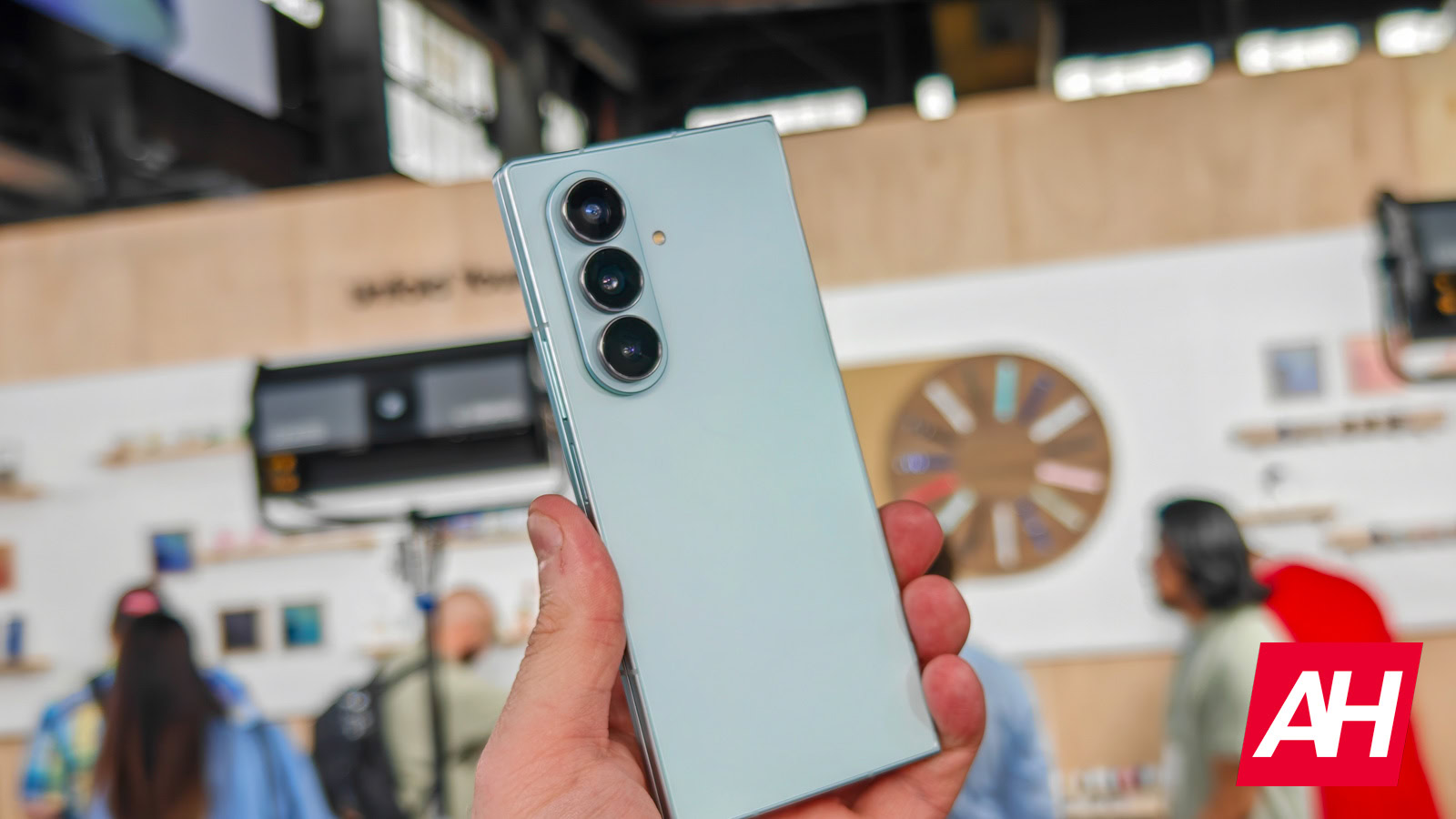 You can already download the Galaxy Z Fold 8's wallpapers, and they ...