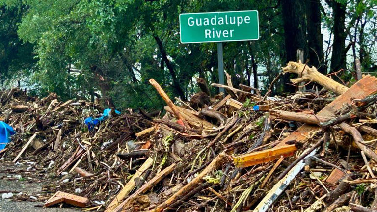 Federal leaders spar on NWS flood warning response, pose safety review ...