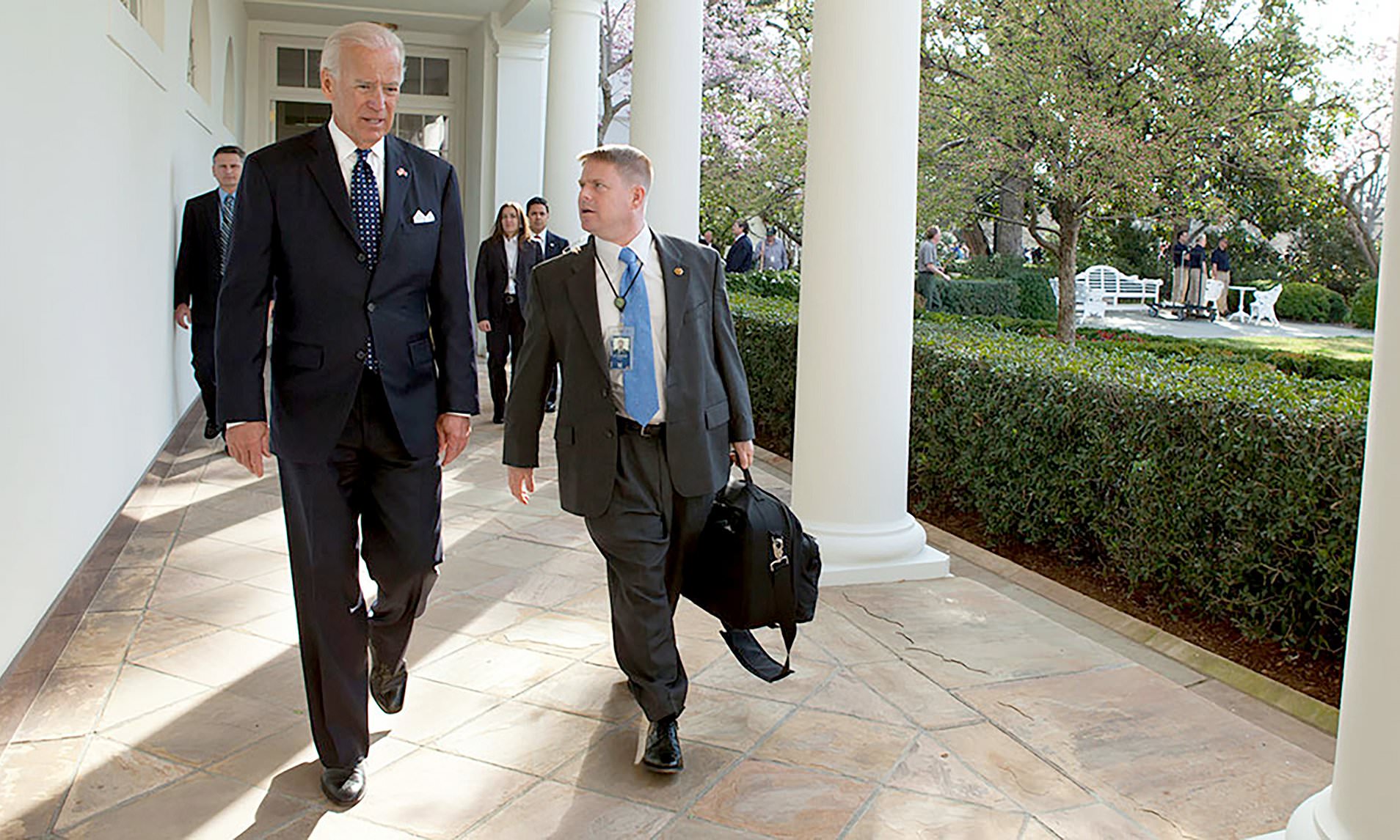Joe Biden's Dr. O'Connor REFUSES to answer questions on his mental ...