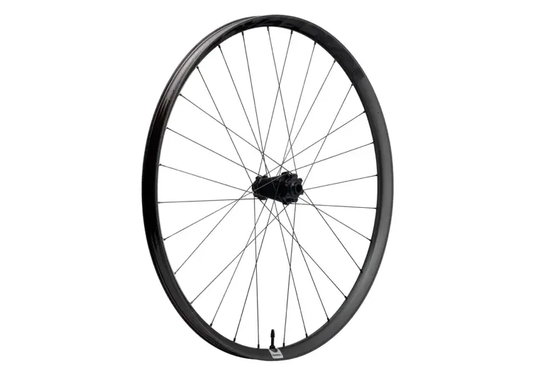 Race Face Rolls Out Their Lightest Rim Yet with New Do-It-All Carbon ...
