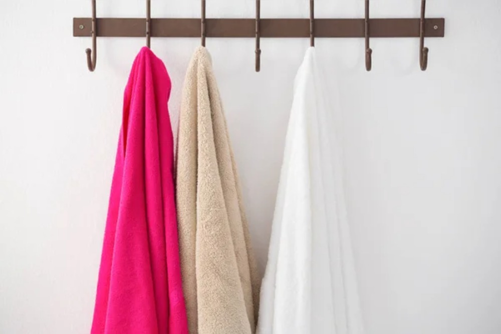 14 Easy Bathroom Storage Ideas Behind Doors