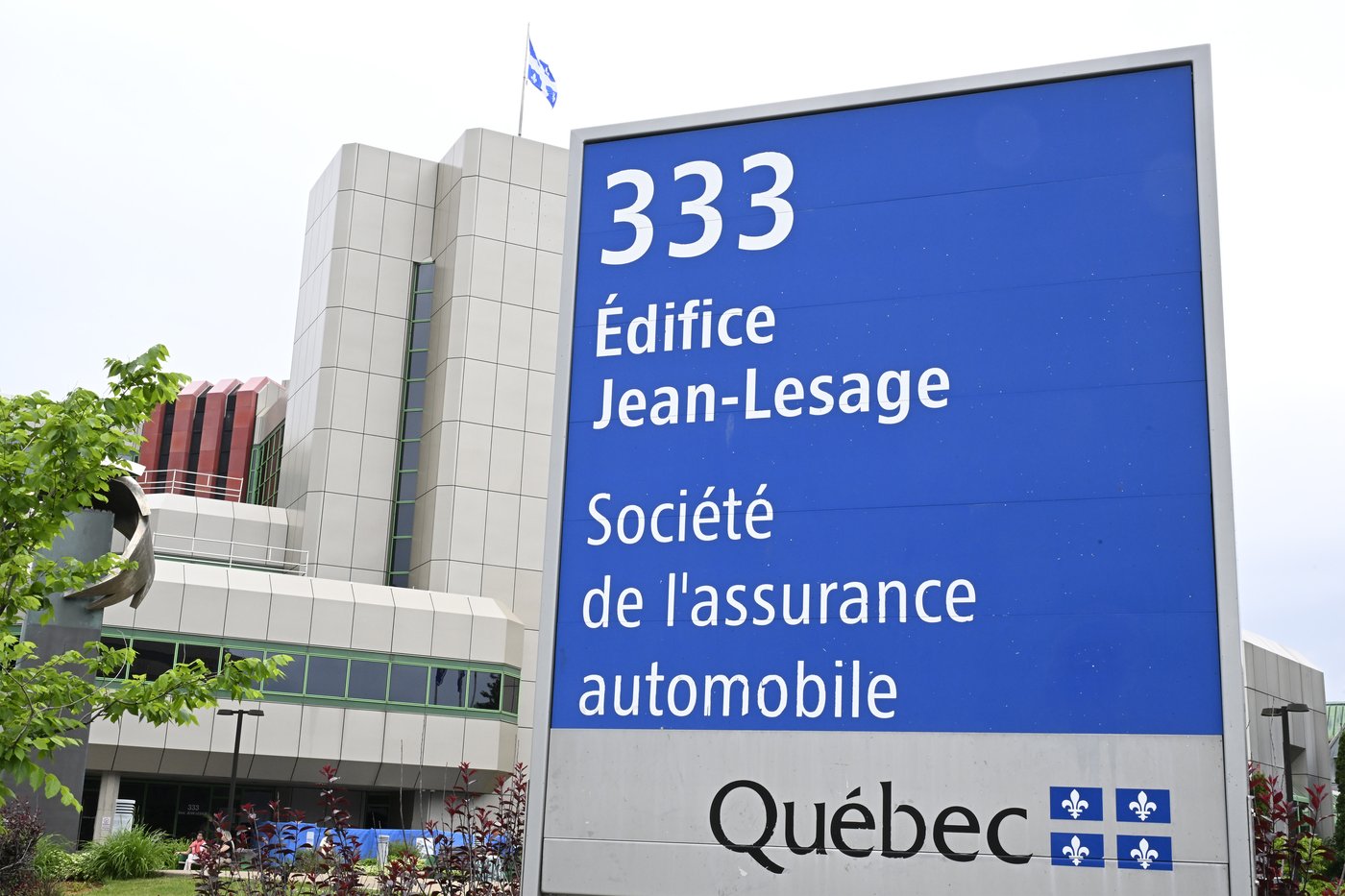 Quebec government reassigns head of auto insurance board amid scandal