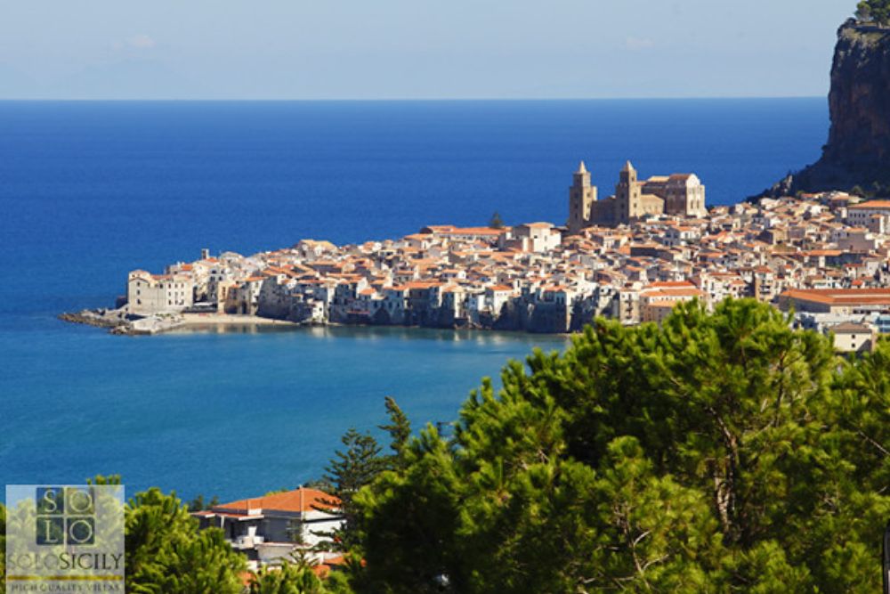15 Beach Towns Famous for Colorful and Unique Shorelines