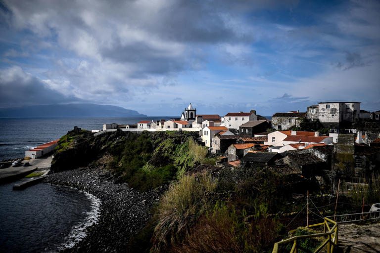 ‘Drunk’ United Airlines pilot was forced into rehab for alcoholism. He ...