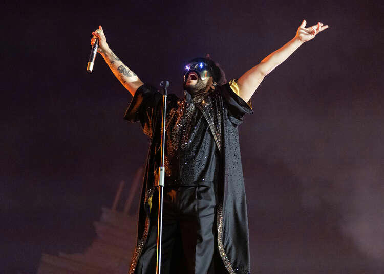 Just when the Weeknd broke Levi's Stadium records, he shed his persona