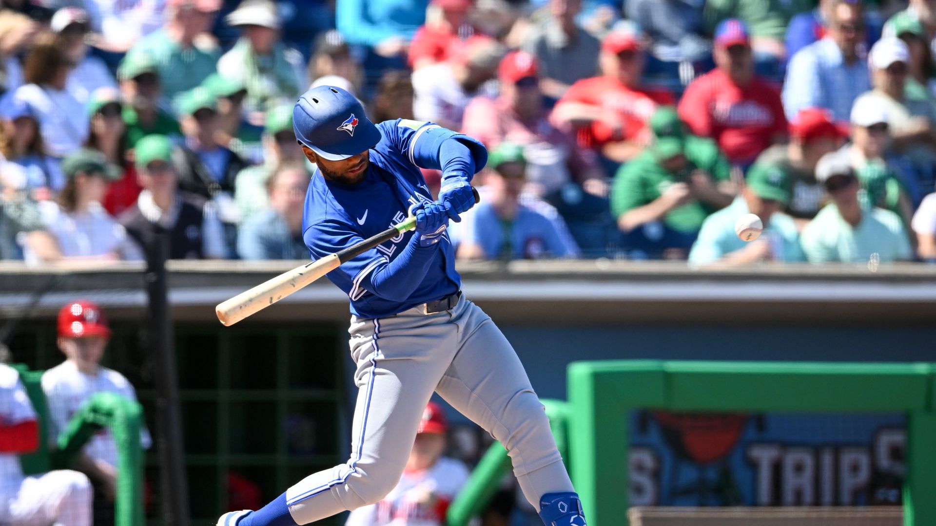 Dodgers trade Steward Berroa to Brewers for cash