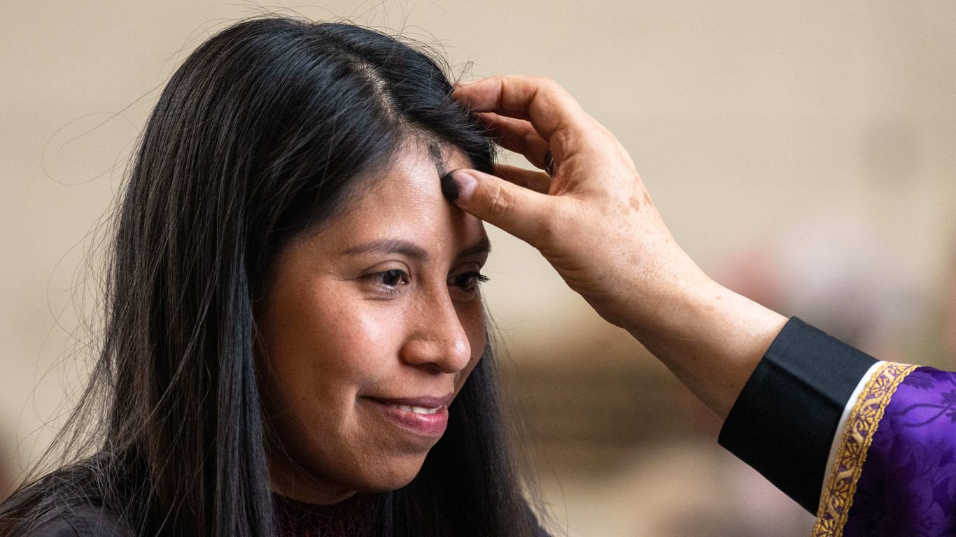 2 Catholic dioceses say immigrants can skip Sunday Mass over ICE raid fears